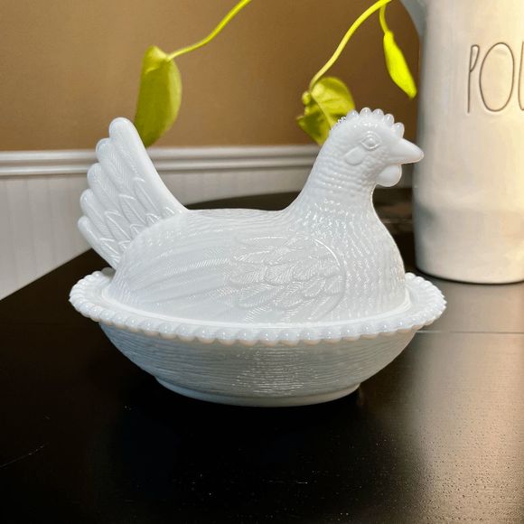 Indiana Glass | Kitchen | Vintage Indiana White Milk Glass Hen On Nest ...